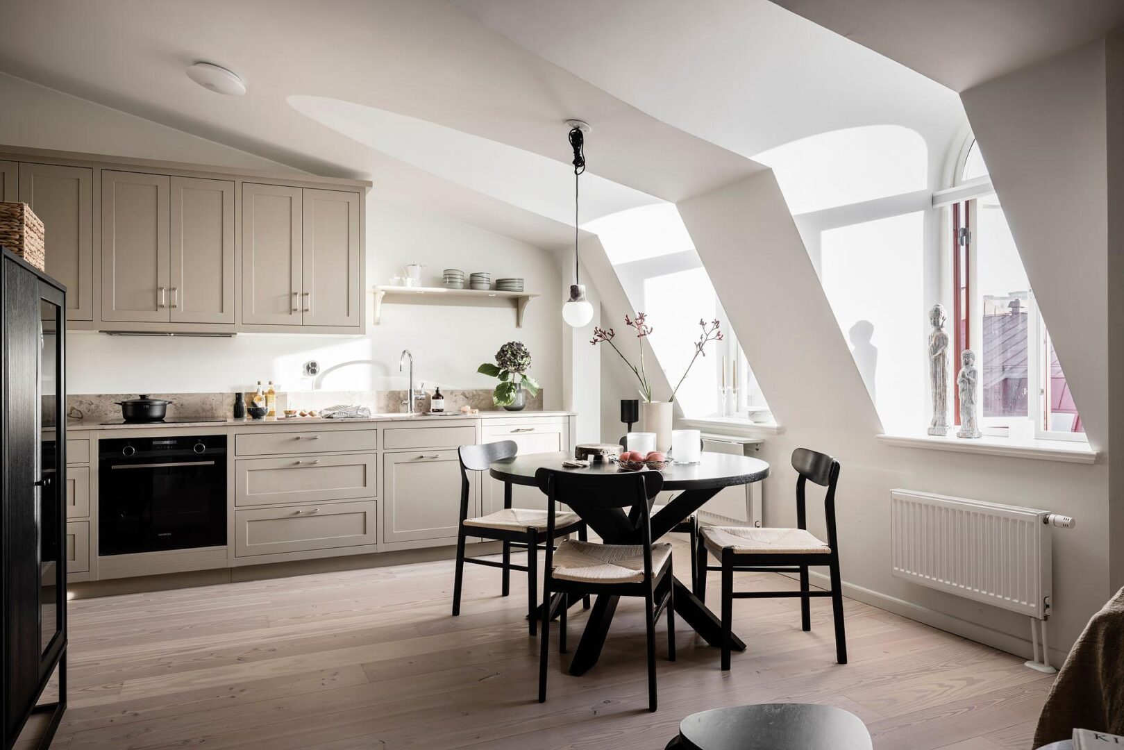 Bostadsrätter, villor & radhus till salu | Alvhem